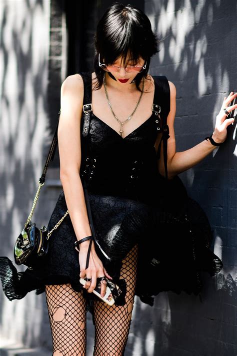 New York Fashion Week Street Style Best Street Style At Nyfw Spring