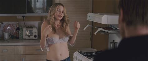 Michelle Williams Nue Dans Incendiary