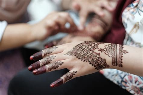 Premium Photo Close Up Of Woman Hand With Henna Tattoo