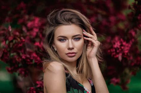 Women Blonde Portrait Depth Of Field HD Wallpaper Wallpaperbetter