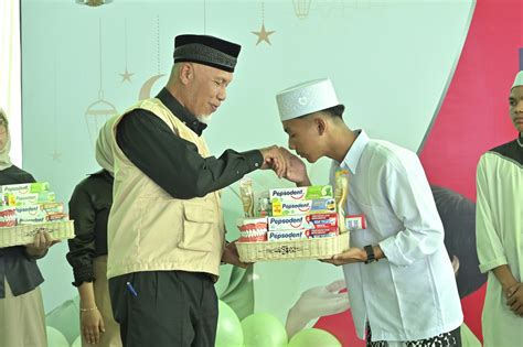 Gubernur Mahyeldi Apresiasi FKG Unand Edukasi Kesehatan Gigi Ribuan