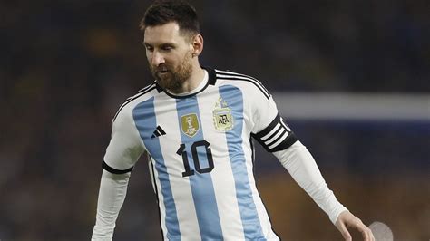 El Golazo De Lionel Messi En La Despedida De Riquelme