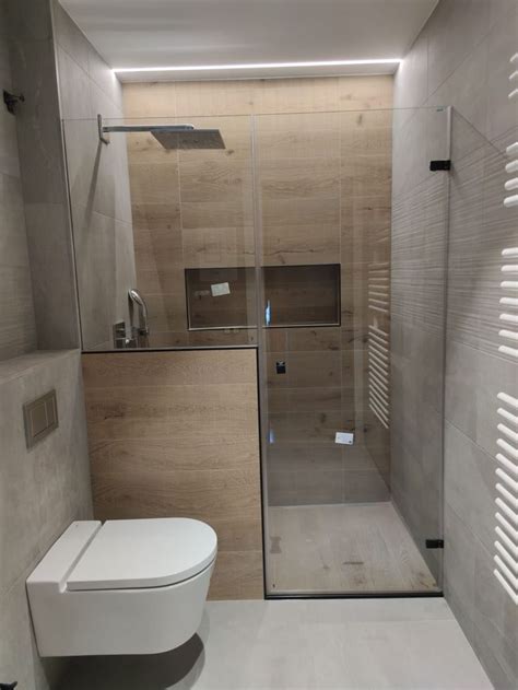 Mampara NELA 8 sobre Muro Decoración de aseo Diseño de baños