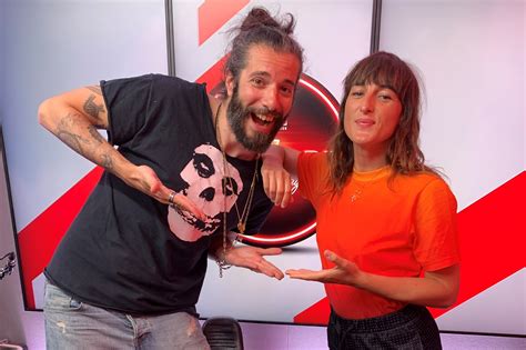 VIDÉO Juliette Armanet et Waxx interprètent Le Cœur Grenadine sur RTL2