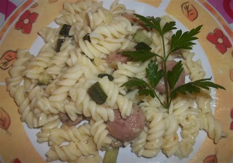 Makaron z kiełbasą i cukinią DoradcaSmaku pl