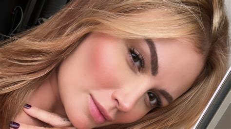 Sara Uribe encendió las redes al posar en body