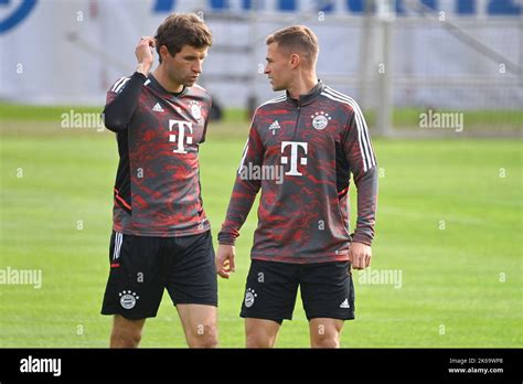 Munich Deutschland 11th Oct 2022 V Li Thomas MUELLER M LLER FC