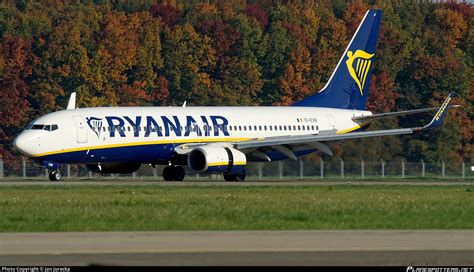 EI EVB Ryanair Boeing 737 8AS WL Photo By Jan Jurecka ID 1340877
