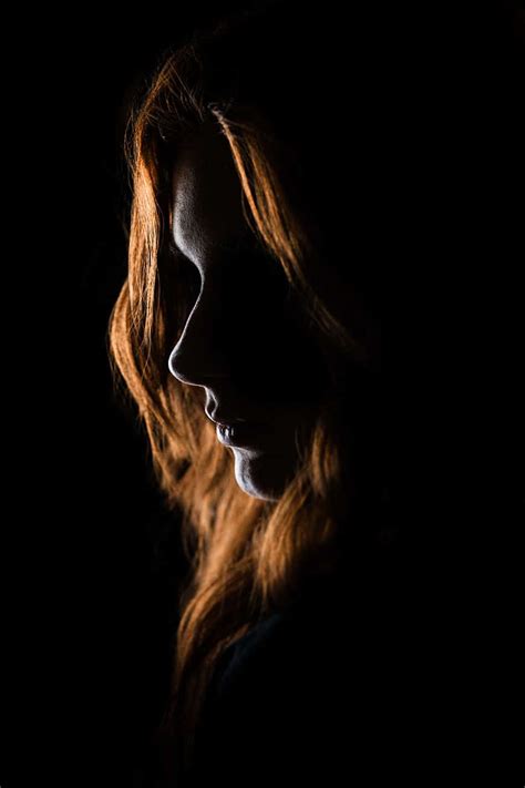 7 Ways To Create Dramatic Lighting In Portraits