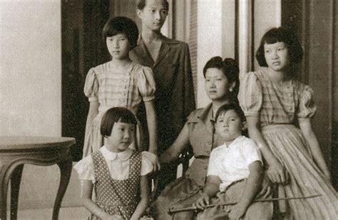 Nam Phương Hoàng Hậu Mực thước thời trang độc nhất ngôi vị ELLE