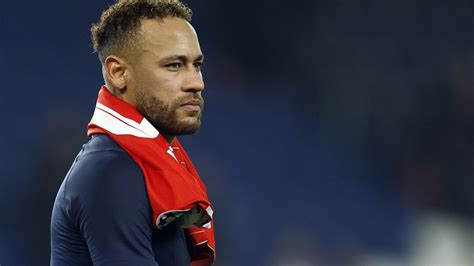 Reacción de Neymar al perder un millón de euros jugando en línea causa