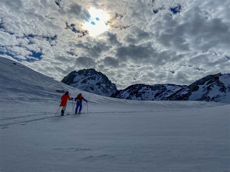 Scialpinismo Gran San Bernardo Scialpinismo Con Guida Peakshunter