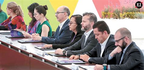 Asiste Barrera Díaz a entrega de Ciudad Mujeres en La Paz El