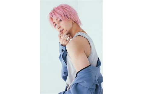 Snow Man佐久間大介大人の色気たっぷり 表紙飾るandGIRL発売前に完売続出 NewsCafe