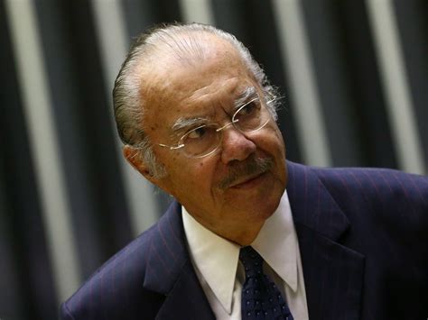 Jornal Correio Ex presidente José Sarney sofre queda em casa e é