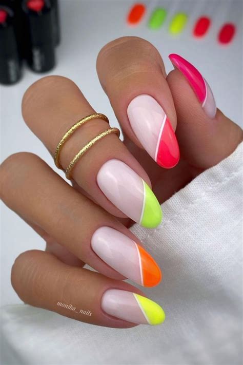 Trendy Almond Shaped Nail Art For Summer Nails