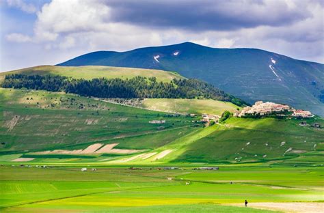 Linea Verde Sentieri Da Norcia A Castelluccio Lungo Il Sentiero Italia