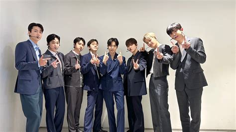 EXO celebra junto a sus fans 11 años de debut en el primer día de su