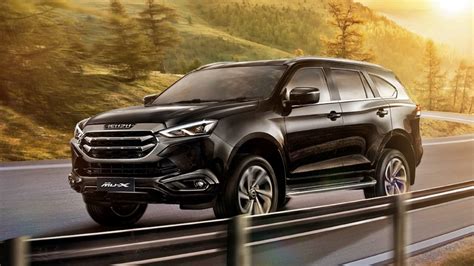 Isuzu MU X 2021 ra mắt Lột xác thiết kế thách thức Toyota Fortuner