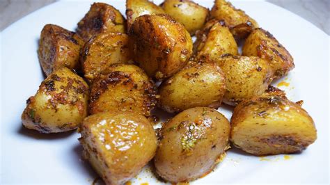 بطاطاس متبلة بالثوم و الليمون Papas Salteadas al Ajo y Limón bien