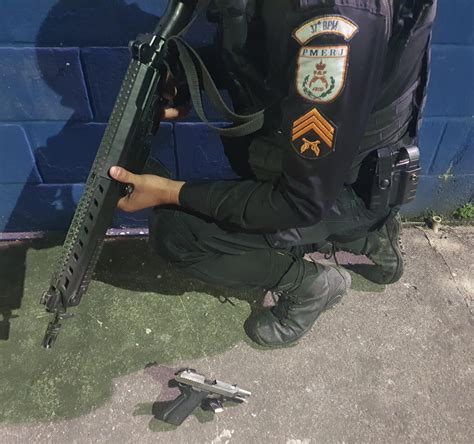 Homem mandado de prisão em aberto é preso por porte ilegal de arma