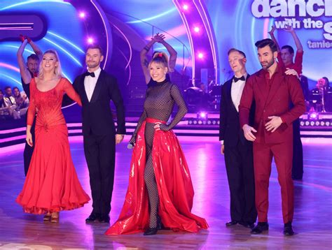 Taniec z gwiazdami Relacja na żywo z finału Jacek Jelonek czy Ilona