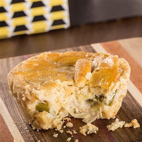 EMPADA DE QUEIJO ALHO PORÓ 3 UNIDADES Boa Mão