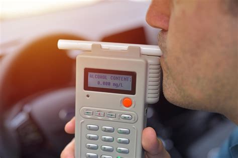 Alcolock cosè e come funziona il dispositivo che blocca lauto se si