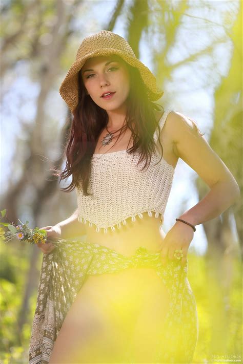 MPL StudiosApr 28 2023 Elena Generi Shoot Day Montage112P 貼圖