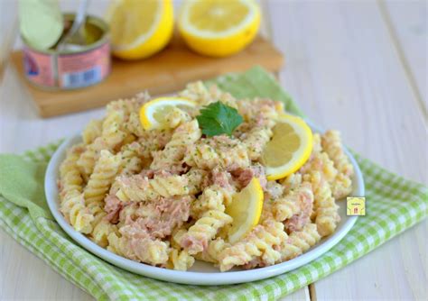 Pasta Fredda Tonno E Pesto Di Limoni Gustoso Primo Piatto Estivo