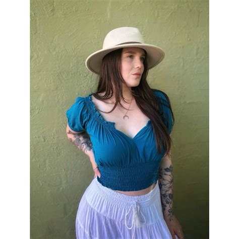 TOP HSA293024 AVA CROP PEACOCK Naked Gypsy
