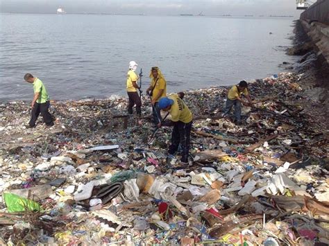 MMDA 400 Truck Ng Basura At Burak Nakolekta Mula Sa Manila Bay DZIQ