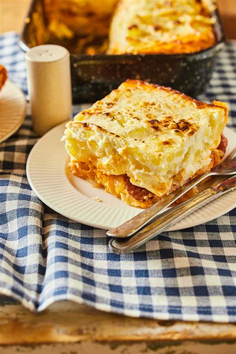 Szaftos rakott krumpli recept tojással és kolbásszal Street Kitchen