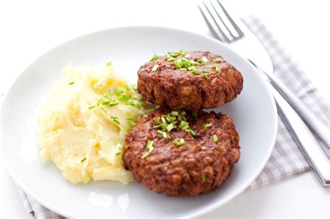 Berliner Bouletten mit Kartoffelpürree