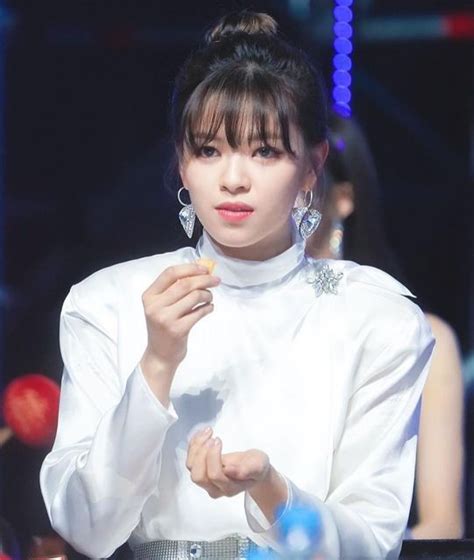 TWICE JEONGYEON 정연 on Instagram ㅡ 190105 Jungyeon at The 33rd