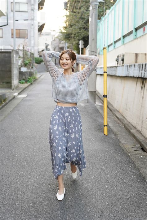 写真林ゆめ健康的なビキニ姿から色気漂う下着姿まで 25歳の美ボディ披露 エンタメ ニュース クランクイン