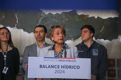Ministra Jessica López Ministerio de Obras Públicas