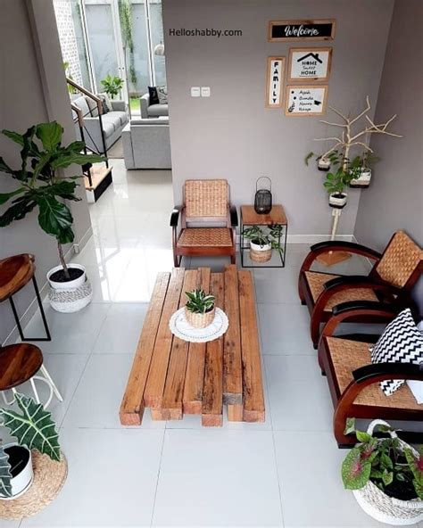Inspirasi Desain Ruang Tamu Kursi Kayu Yang Aesthetic Dan Terlihat
