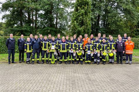 FW Flotwedel 19 angehende Feuerwehrleute bestehen Truppmannprüfung