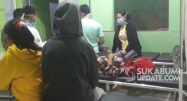 Satu Keluarga Di Cikakak Sukabumi Dirawat Karena Keracunan Jamur