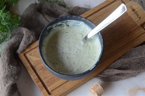 Salsa fácil de eneldo y yogurt Pandebroa