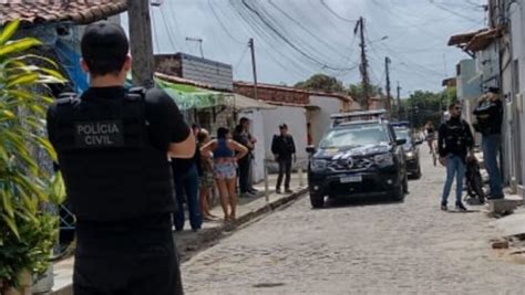 Polícia prende dois homens por homicídio em Felipe Camarão