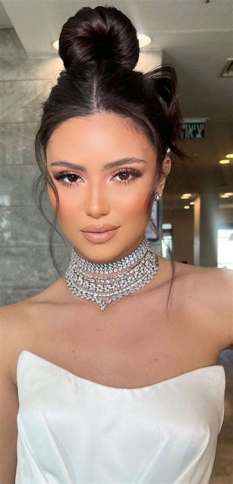 Romantic Wedding Makeup Ideas Nude Lips Peach Cheeks