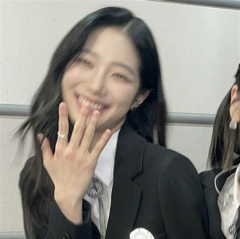 Pin oleh luna di Ꮺ le sserafim Riasan cosplay Gambar
