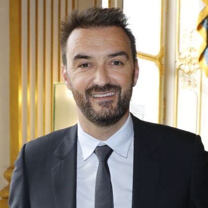 Cyril Lignac le chef dévoile sa délicieuse recette de la tarte Tatin