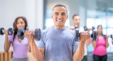 Ejercicios para aumentar la masa muscular en hombres mayores de 50 años