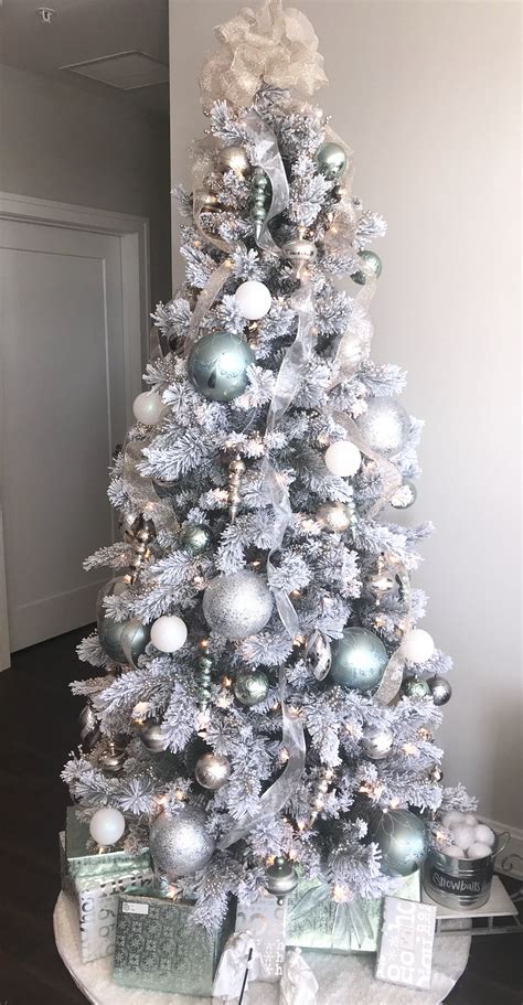Những ý tưởng christmas tree decorations in silver để tô điểm cây thông