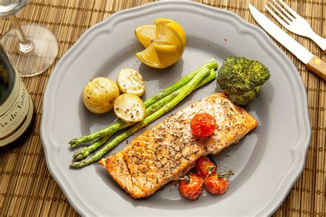 RECEPT DANA Losos pečen u rerni Nadlanu