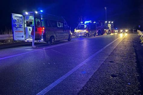 Incidente Mortale Sulla Statale 106 A Sibari Perde La Vita 19enne