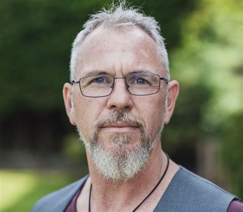 Modern Grey Beard Styles To Try In